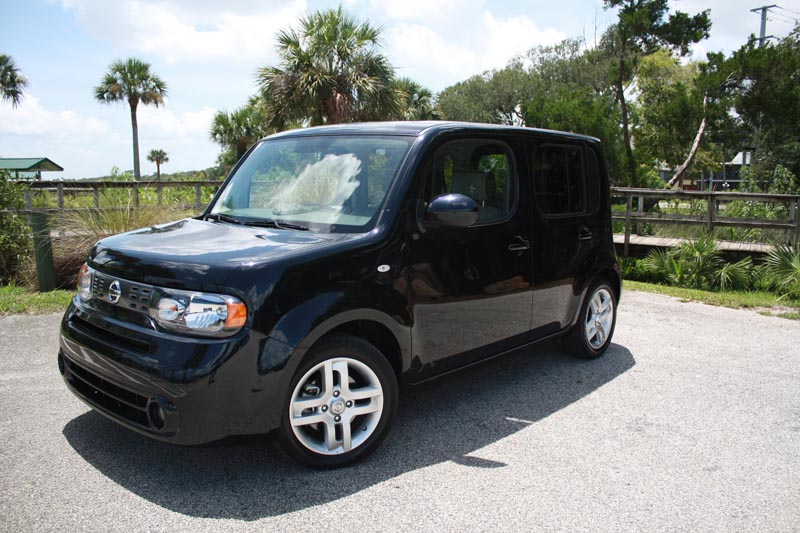 My perfect Nissan Cube. 3DTuning - probably the best car configurator!