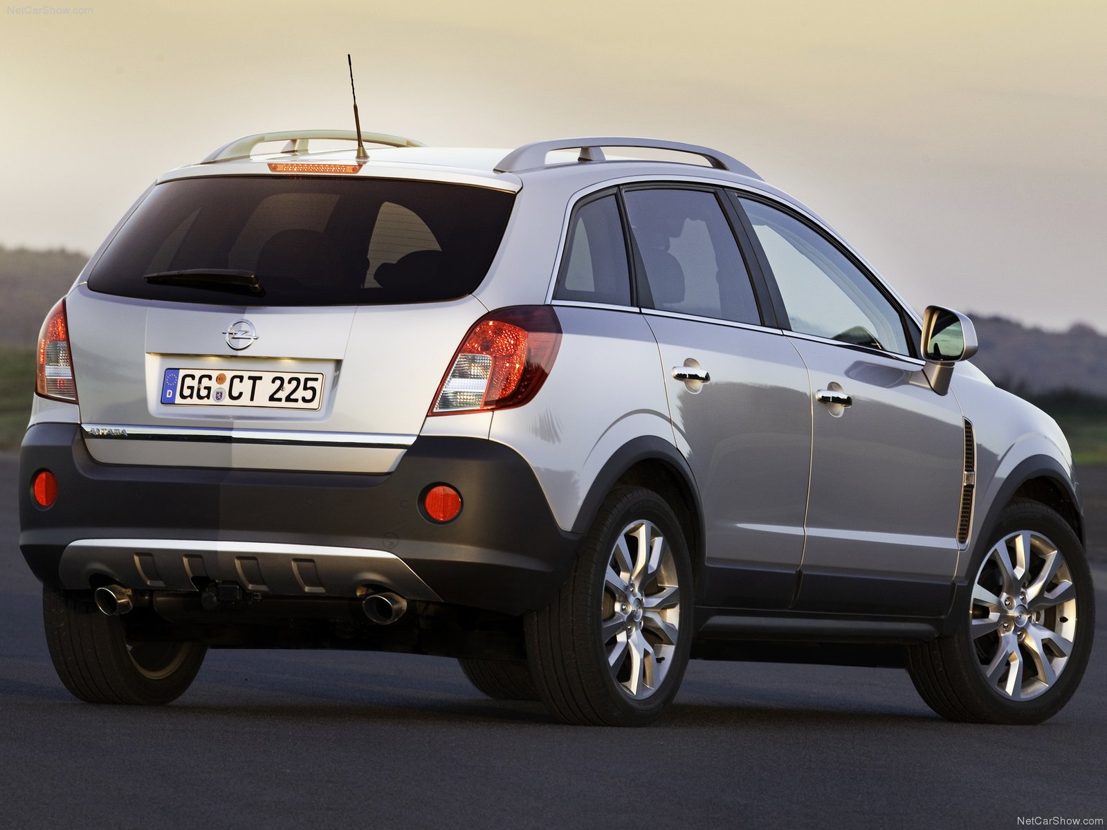 My perfect Opel Antara. 3DTuning - probably the best car configurator!
