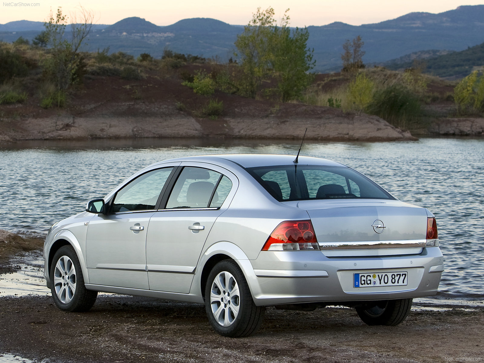 My perfect Opel Astra. 3DTuning - probably the best car configurator!