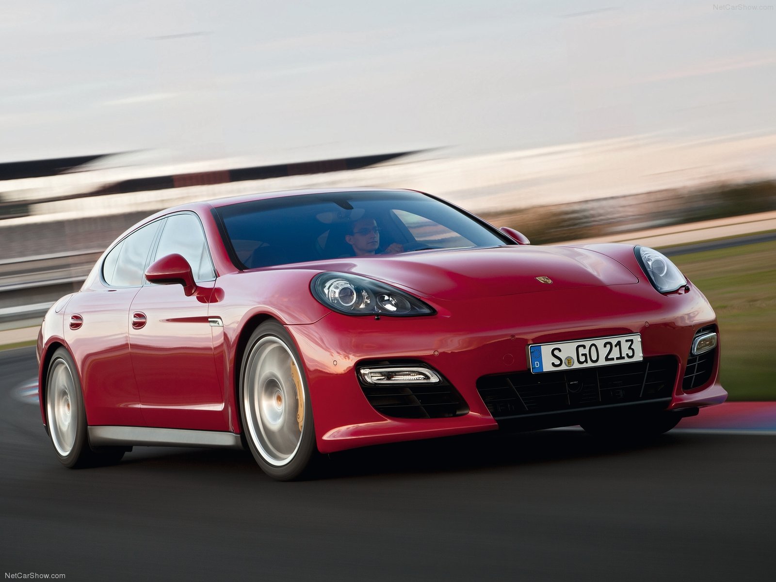 My perfect Porsche Panamera. 3DTuning - probably the best car configurator!