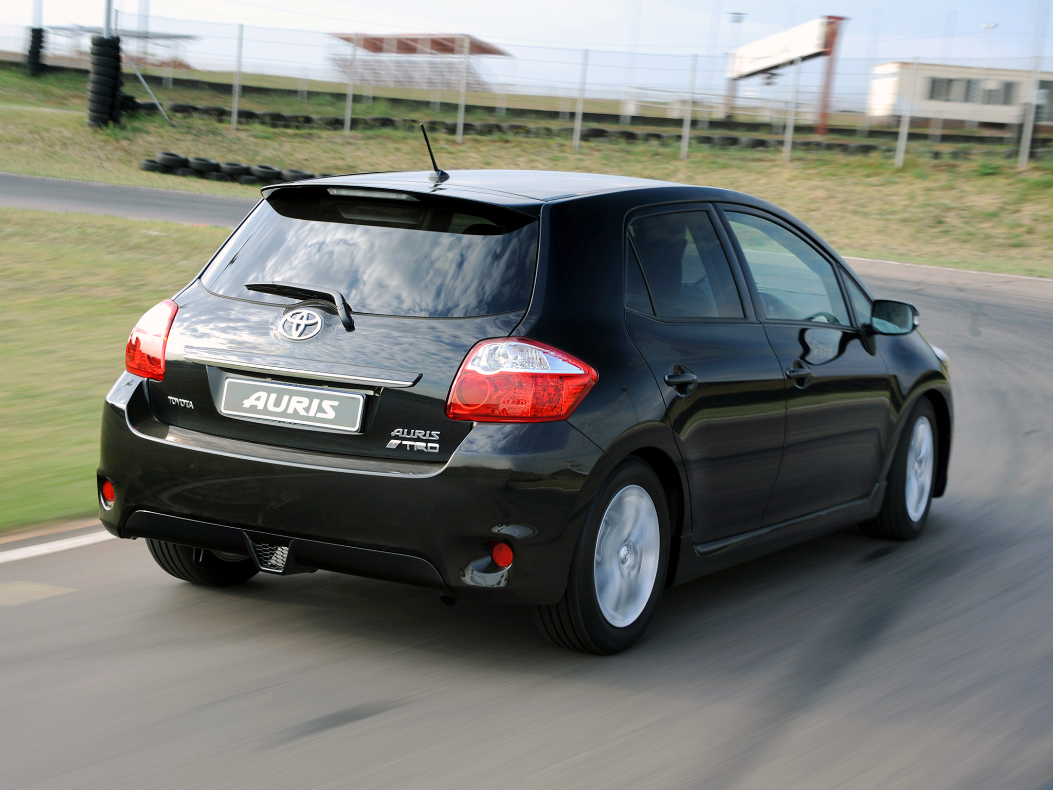 3DTuning of Toyota Auris 5 Door Hatchback 2011 3DTuning.com - unique on ...