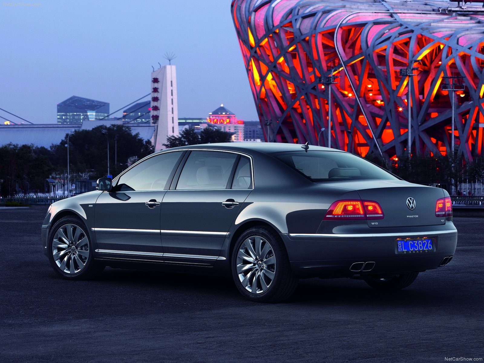 My perfect Volkswagen Phaeton. 3DTuning - probably the best car ...